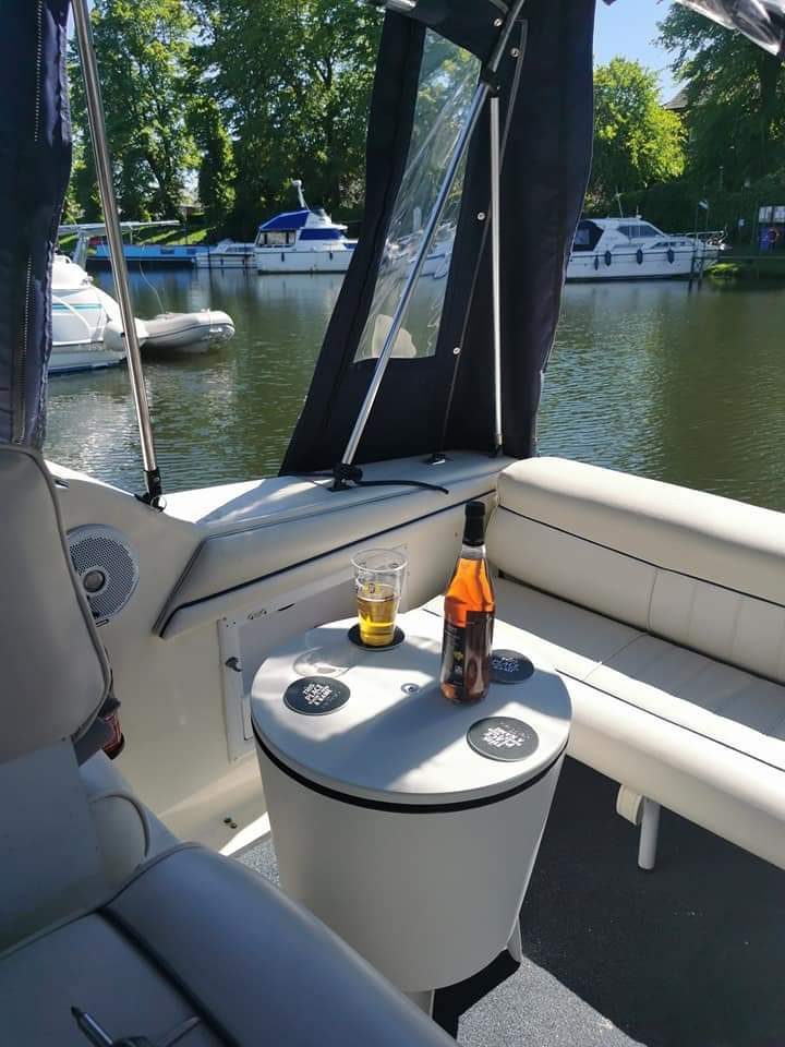 Cockpit seating - Boston Gateway Marina